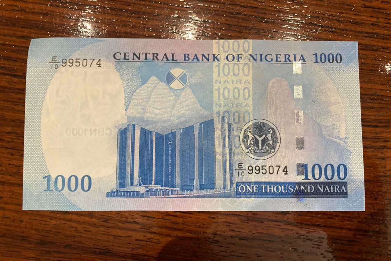 Nigerian government unveils new naira notes - PENPUSHING